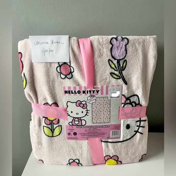 Hello Kitty | Bedding | New 224 Hello Kitty Spring Floral Twin Blanket ...